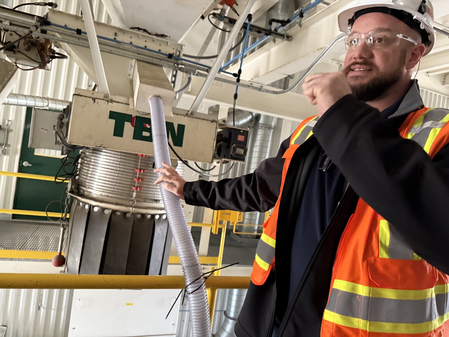 Excellent Quality Soybeans Moving Through Bayer West Fargo Plant | Red ...